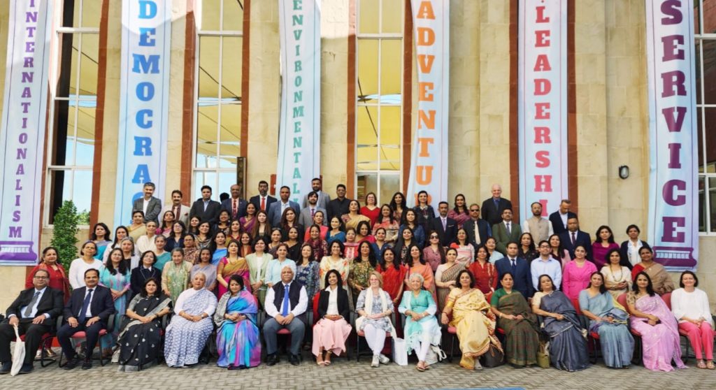 International - Modern School